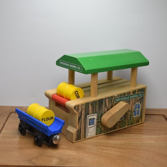 Thomas & Friends | Toys | 997 Barrel Loader Arlesdale Barrel Co Cargo ...